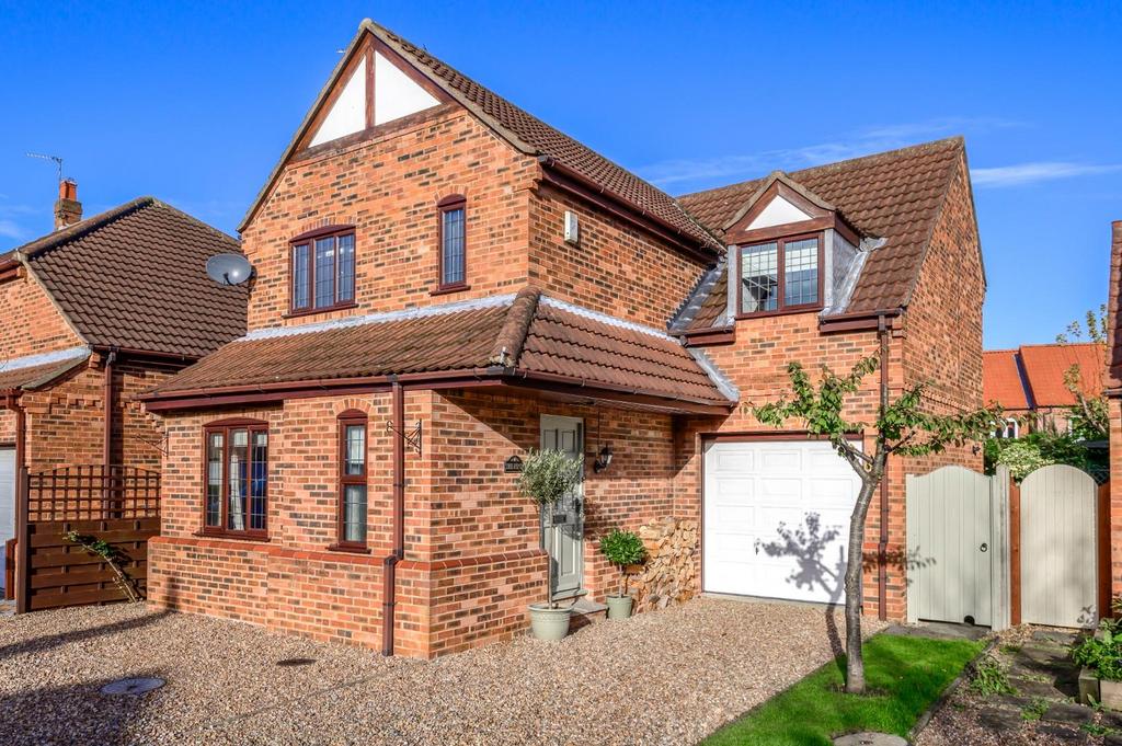 Danes Court, Riccall, York 3 bed detached house - £360,000