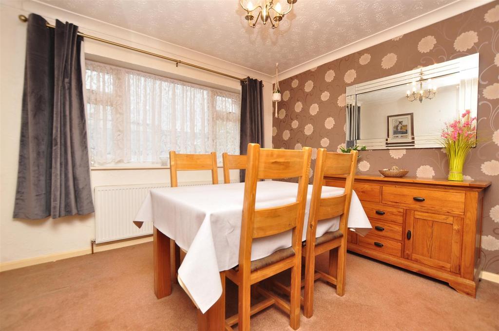 Maple Tree Lane, Halesowen 3 bed semi-detached house - £210,000