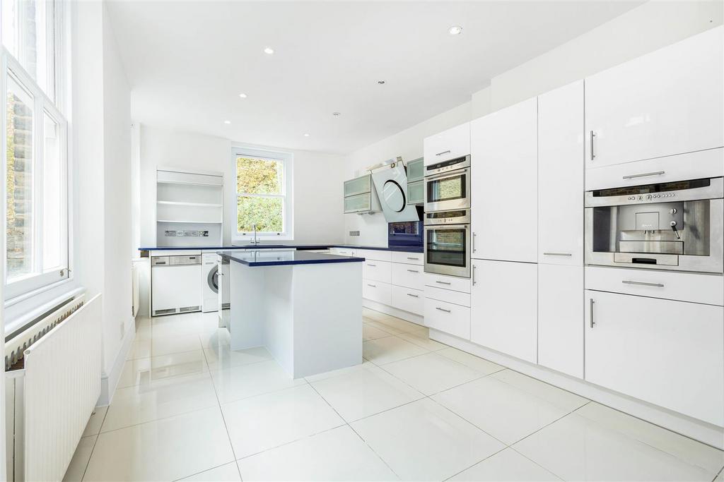 Disraeli Gardens, Fawe Park Road, Putney 3 bed flat - £3,000 pcm (£692 pw)