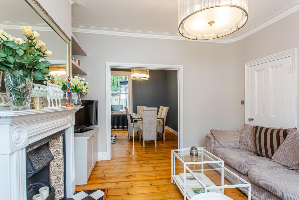 Ropery Street, E3 3 bed terraced house - £900,000