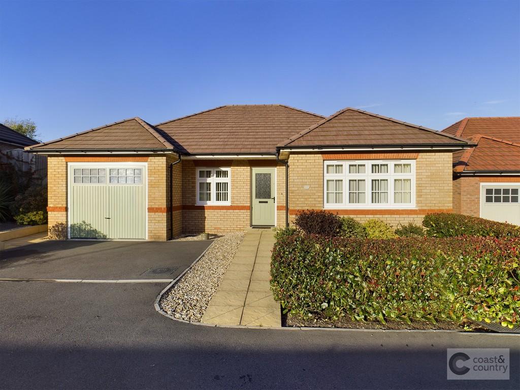 Valerian Place, Newton Abbot 3 bed detached bungalow - £460,000