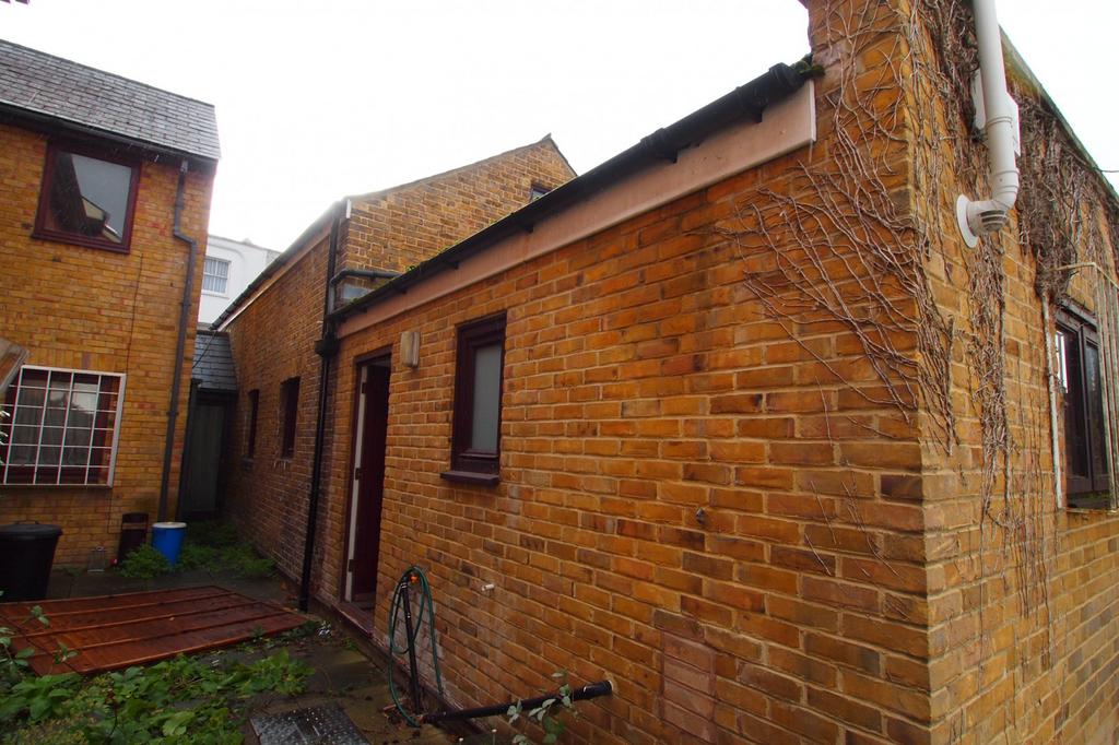 2b West Street, Ewell Village, Surrey, KT17 2 bed semi-detached house ...