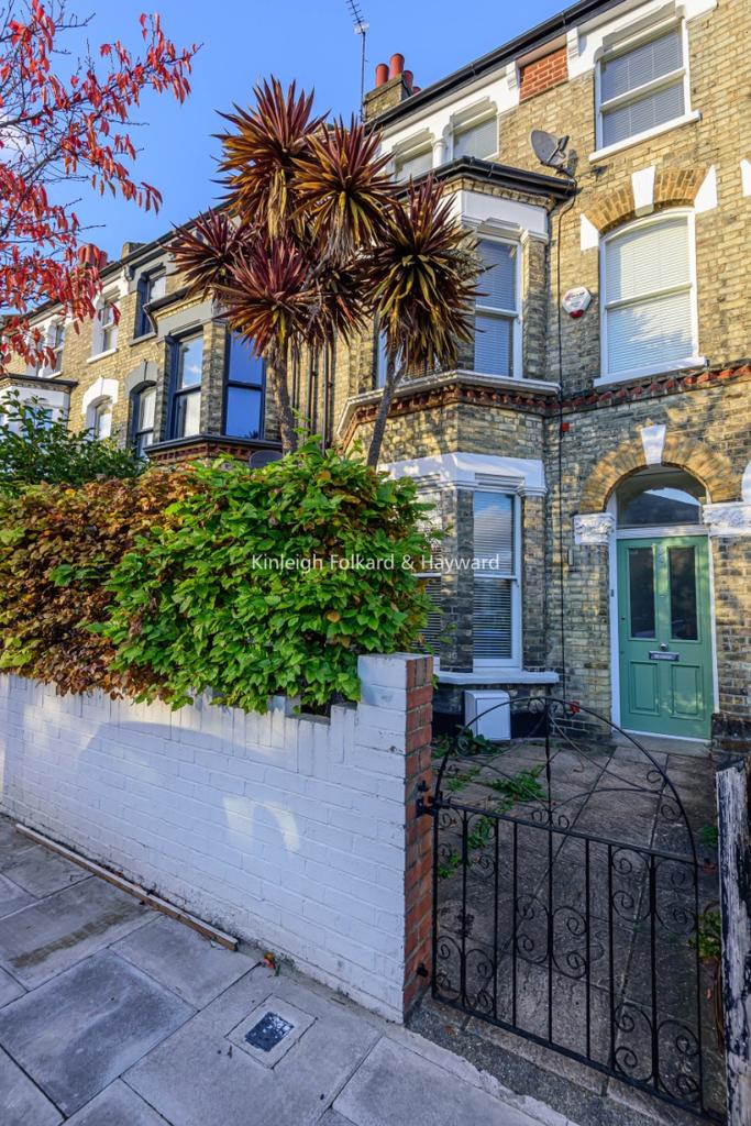 Tyrrell Road London SE22 4 bed house - £3,200 pcm (£738 pw)