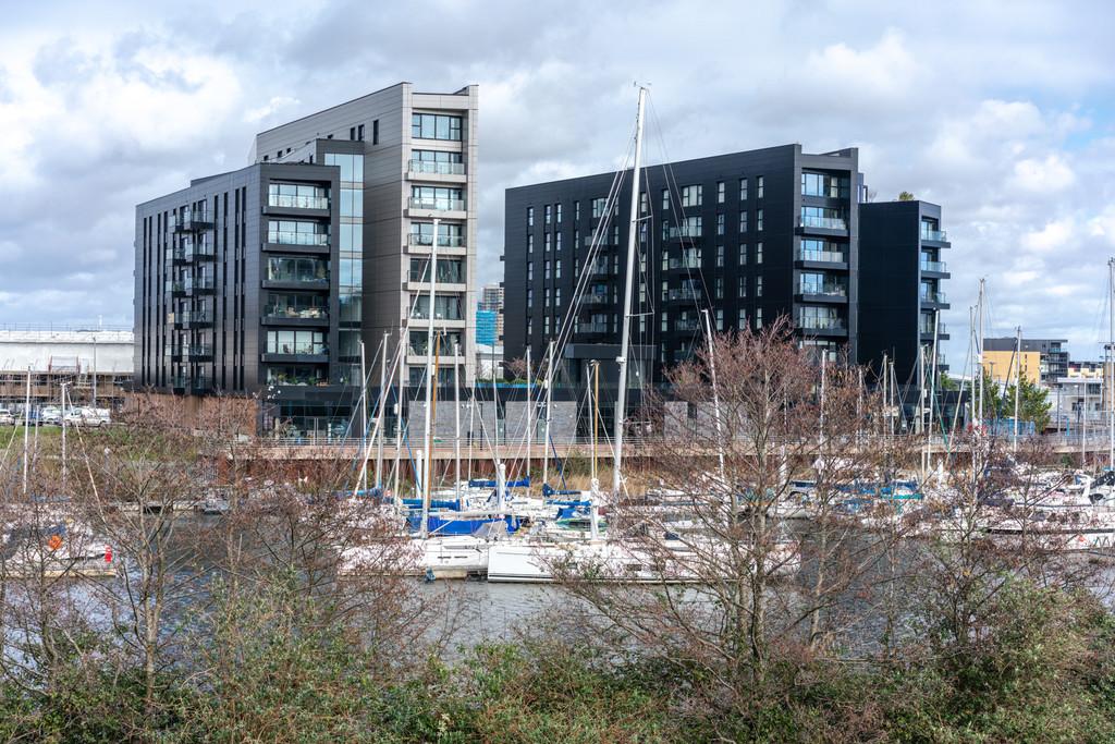 Bayscape, Cardiff Marina, Watkiss Way 3 bed apartment for sale - £500,000
