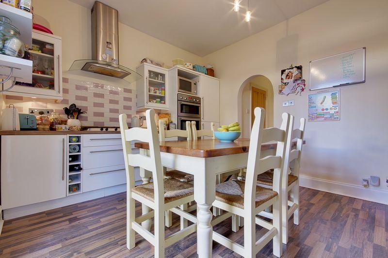 Maxwell Road, Bournemouth 2 bed apartment - £260,000