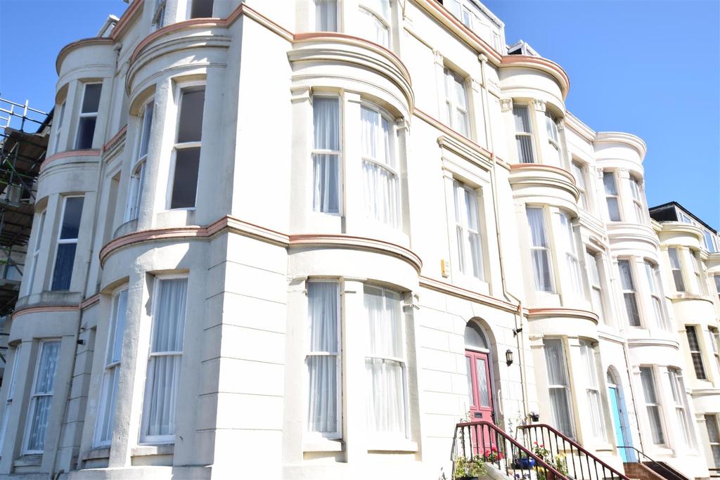 Blenheim Terrace, Scarborough 1 bed flat - £450 pcm (£104 pw)