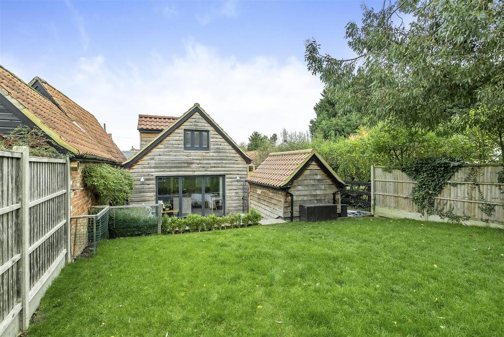 High Street, Riseley, Bedford 3 bed detached house - £535,000