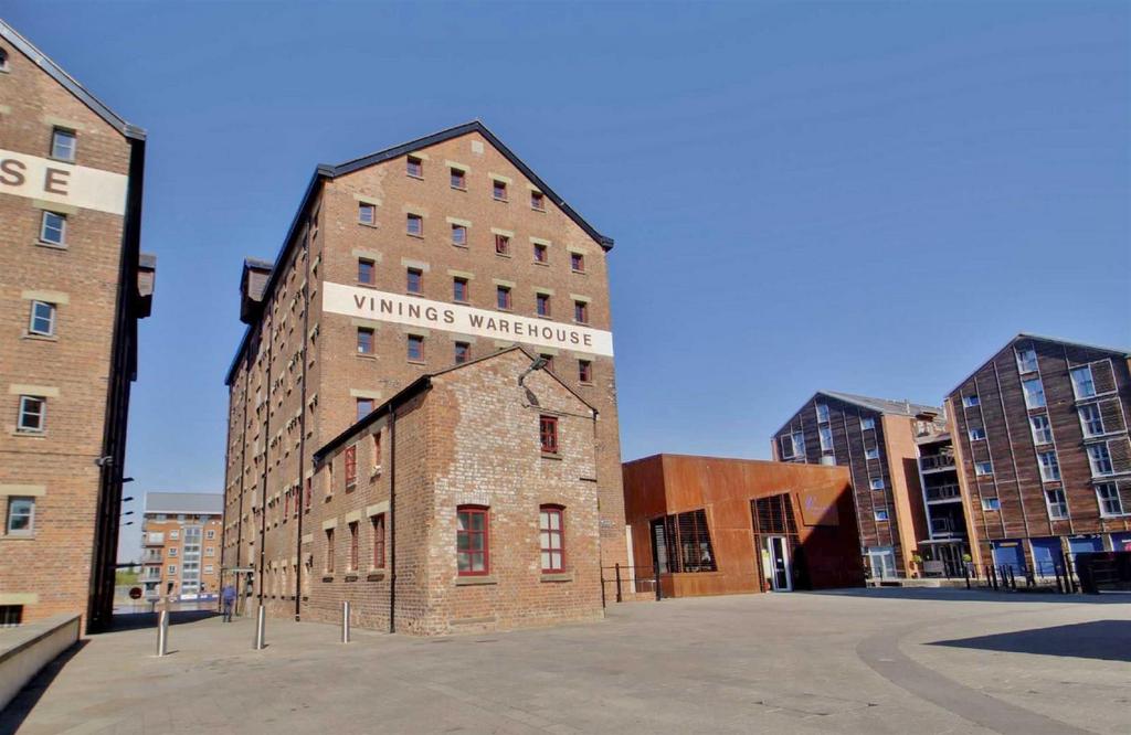 Vinings Warehouse, Gloucester Docks, GL1 1 bed apartment - £155,000
