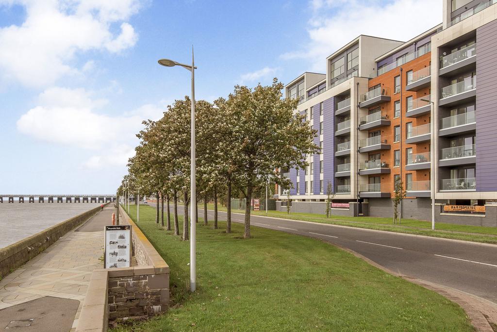 480 Waterfront Apartments, Riverside... 2 bed flat - £285,000