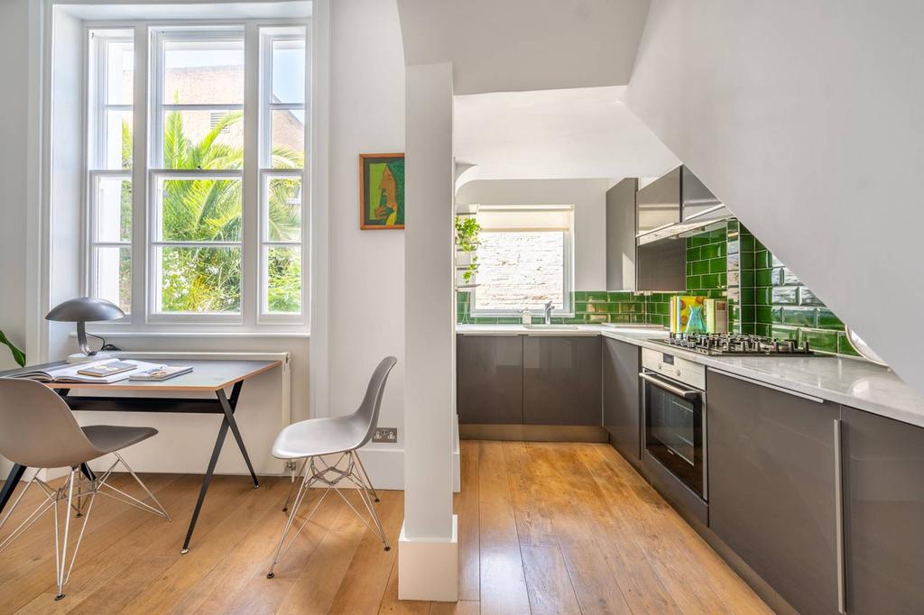 Basing Street, Notting Hill, London, W11 1 bed flat - £650,000