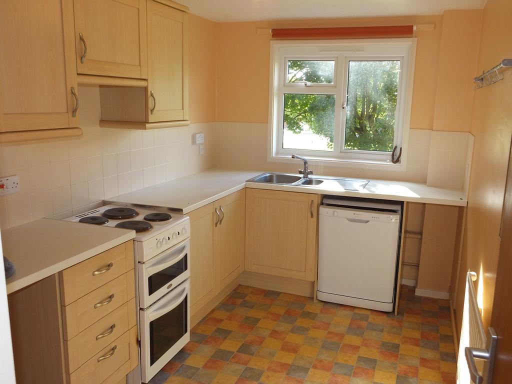 Boughey Place, Lewes BN7 2 bed flat - £975 pcm (£225 pw)