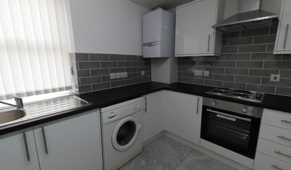 Royal Park Avenue, Leeds 6 bed house - £650 pcm (£150 pw)