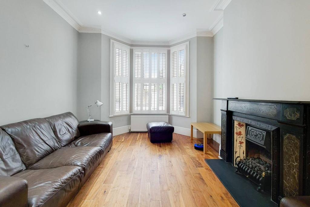 Netherford Road, Clapham, London, SW4 4 bed house - £4,990 pcm (£1,152 pw)
