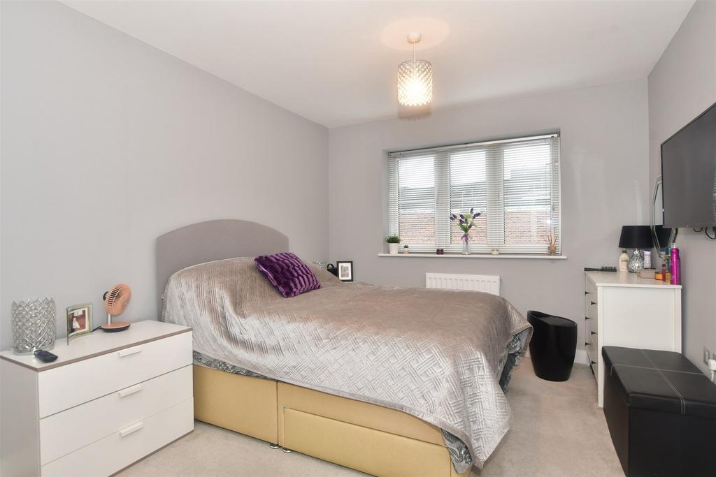 Bellmaker Mews, Upminster, Essex 1 bed flat - £325,000