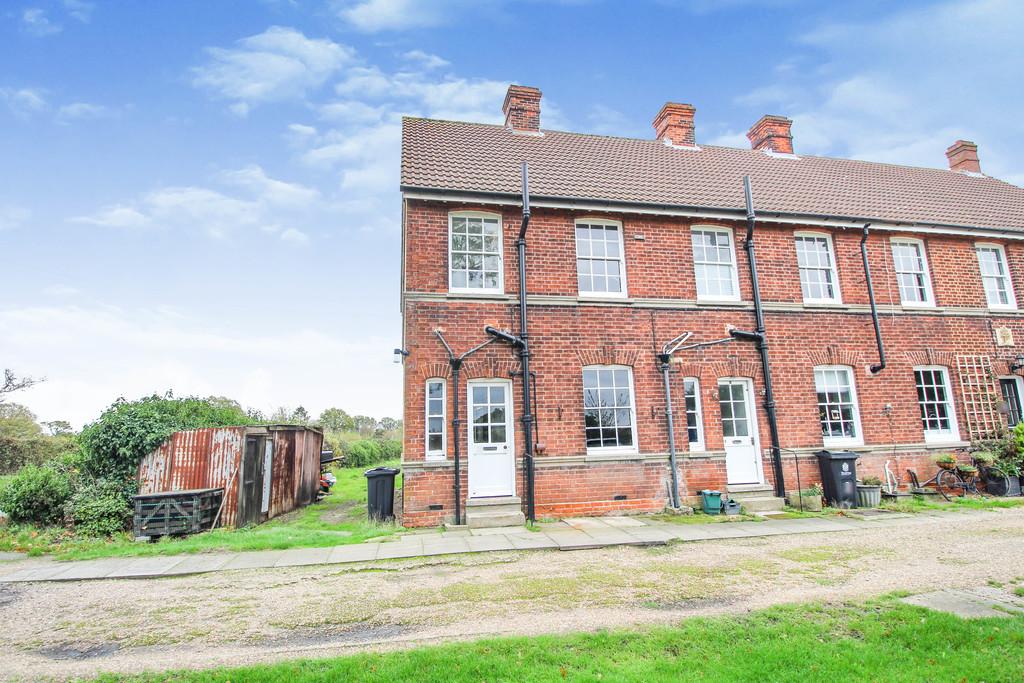Tye Road, Elmstead, Colchester CO7 7BB 2 bed terraced house - £230,000
