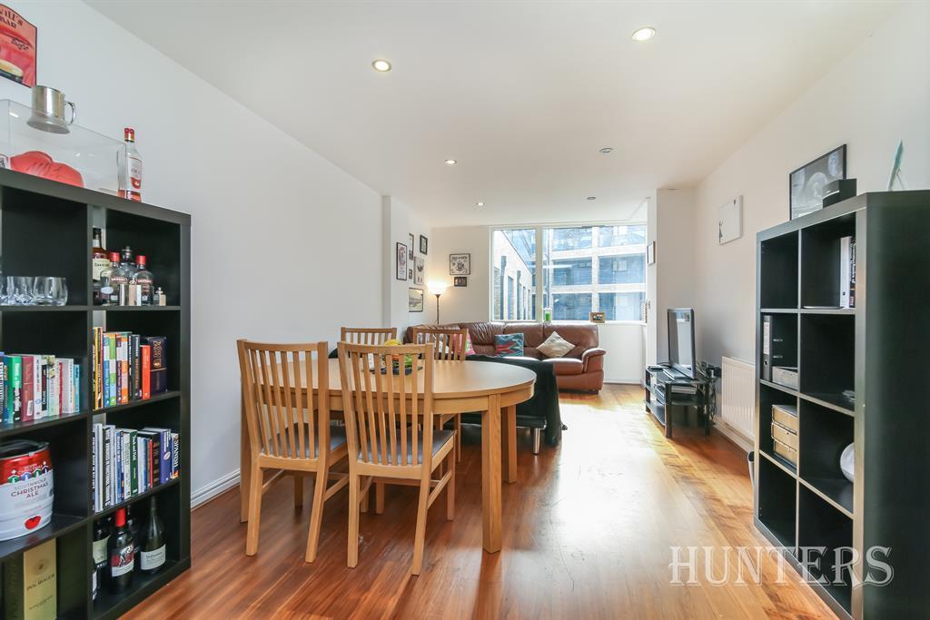 Roffo Court, Boundary Lane 2 bed flat - £2,000 pcm (£462 pw)
