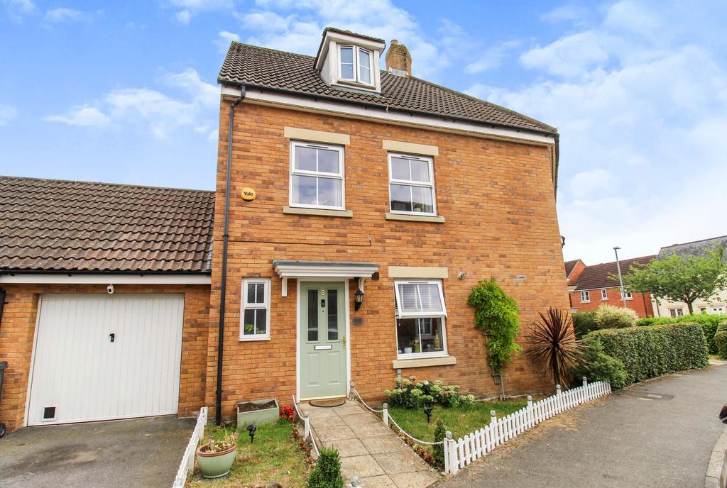 Maunders Drive, Staverton 3 bed semi-detached house - £325,000