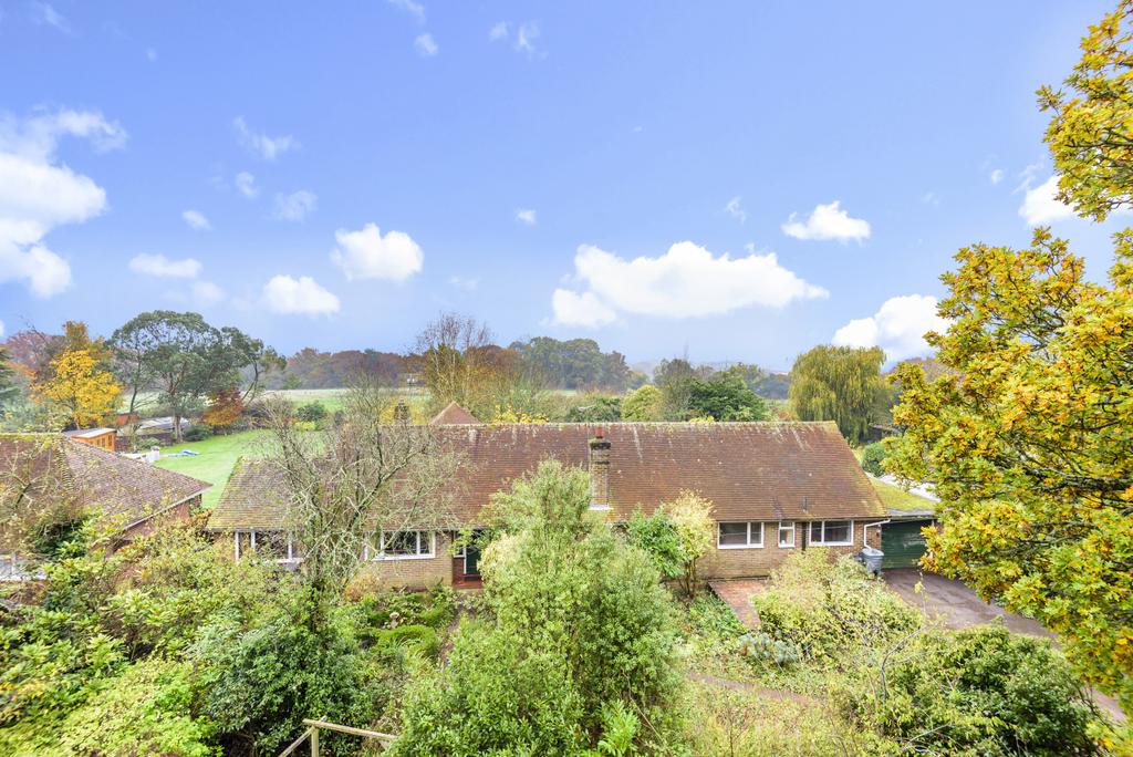 Upper Old Park Lane, Farnham, GU9 5 bed bungalow - £995,000