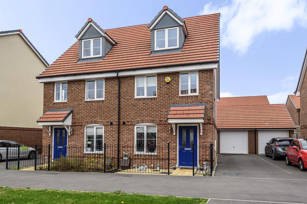 Didcot, Oxfordshire, OX11 3 bed semi-detached house - £400,000