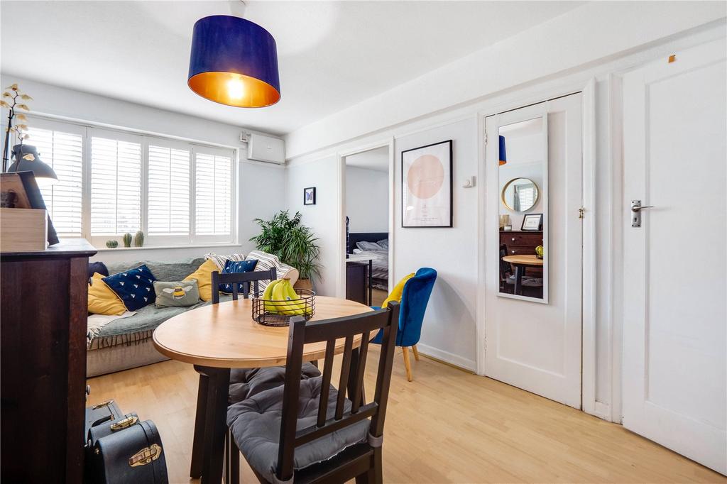 Kimber Road, London, SW18 1 bed flat - £300,000