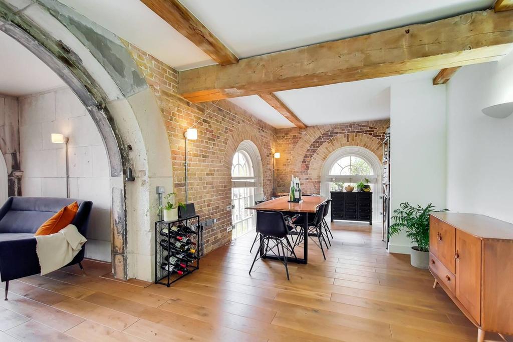 Building 49, Woolwich, London, SE18 2 bed flat - £2,300 pcm (£531 pw)