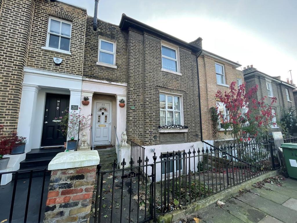 34 Guildford Grove, Greenwich... 3 bed terraced house - £500,000