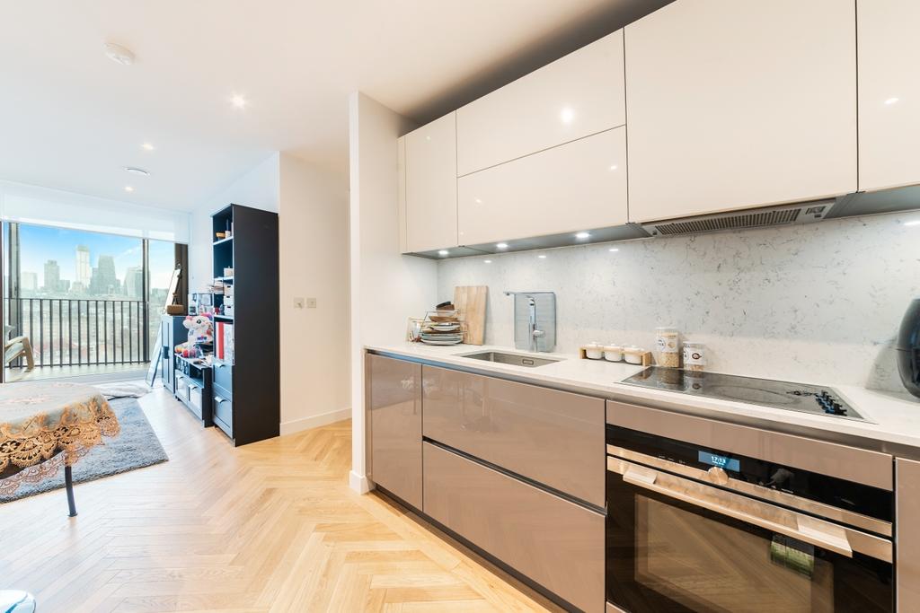 Two Fifty One, Southwark Bridge Road... 1 bed apartment - £2,817 pcm (£ ...