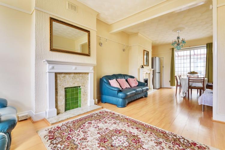 Torridon Road London SE6 3 bed house - £1,900 pcm (£438 pw)