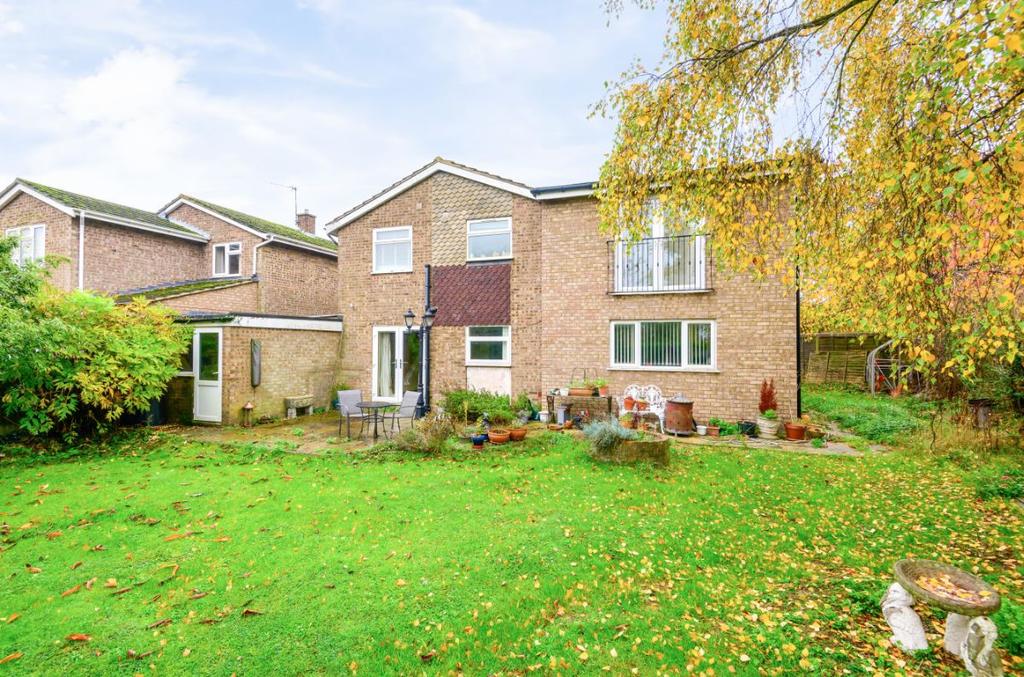 Bowling Green Road, Cranfield, Bedford 4 bed detached house - £500,000