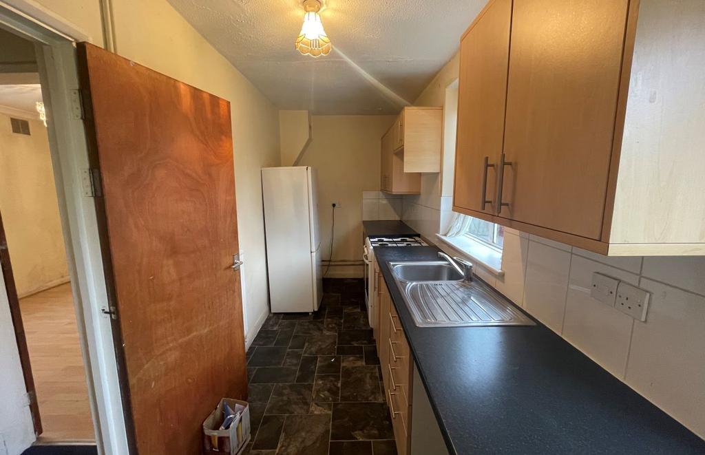 140 Windmill Lane, Greenford... 3 bed semi-detached house - £350,000