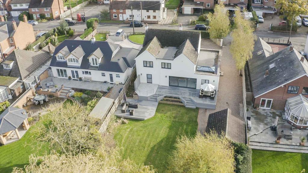 Spinney Field, Shrewley Common, CV35 5 bed detached house - £999,500