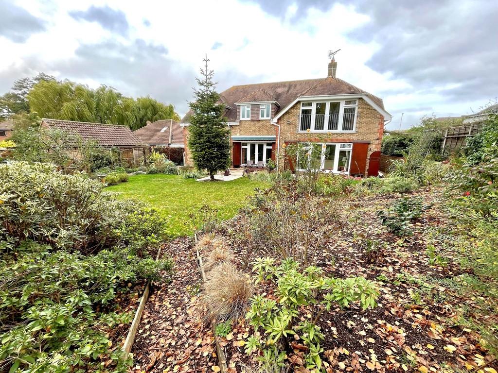 Warsash Road, Titchfield Common 5 bed detached house - £950,000