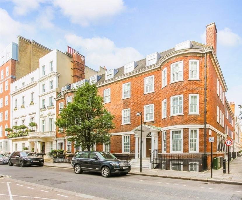 Upper Brook Street, Mayfair 7 bed house - £86,667 pcm (£20,000 pw)