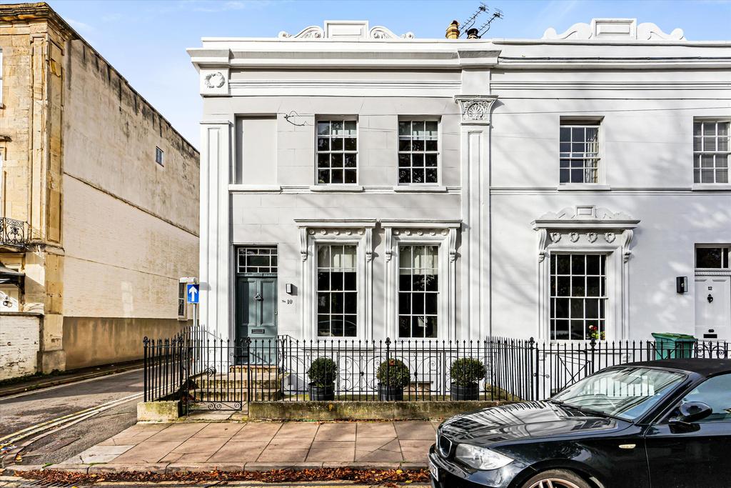 Priory Street, Cheltenham... 4 bed terraced house - £825,000