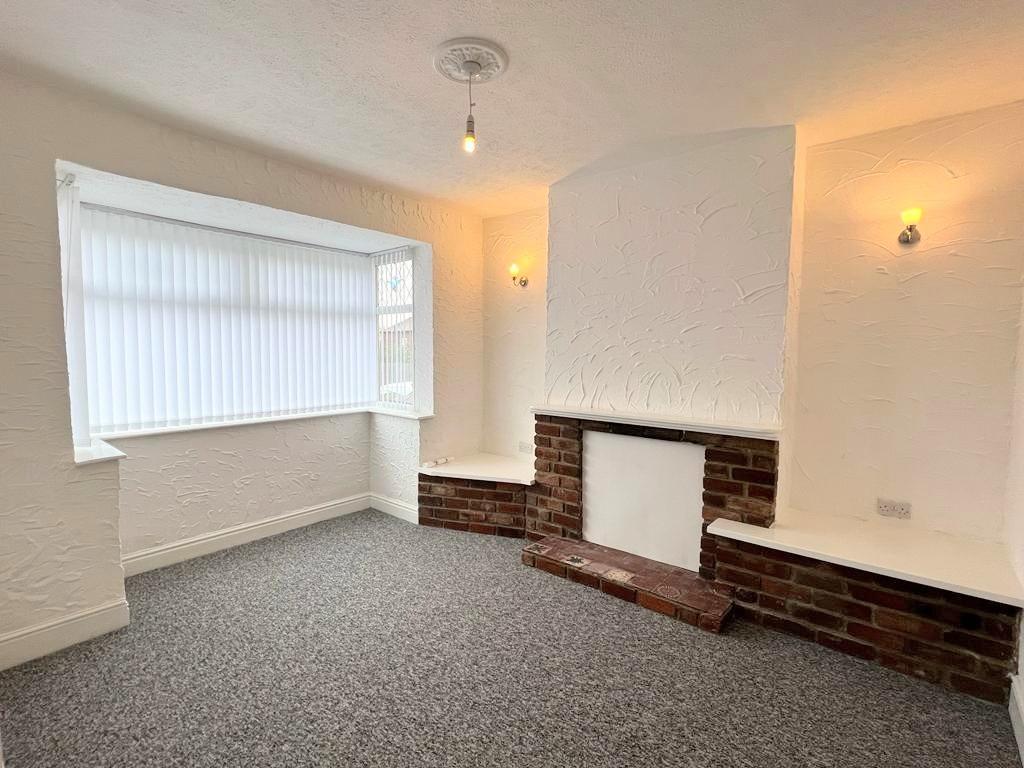 Crosshill, Codnor, Ripley, Derbyshire, DE5 9SR 3 bed semi-detached ...