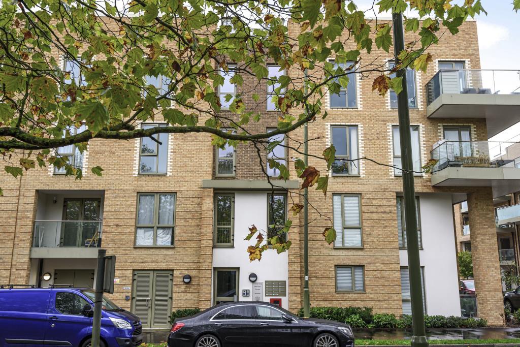 Colindale, London, NW9 2 bed flat - £400,000