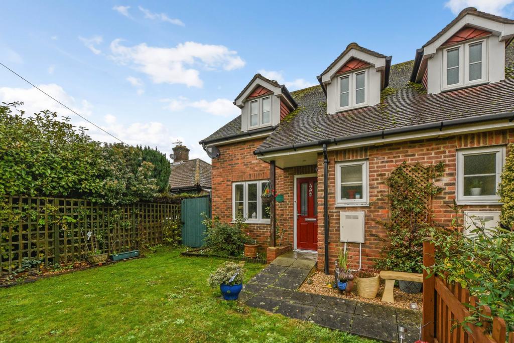 Longmoor Road, Liphook, Hampshire 3 bed semi-detached house - £410,000