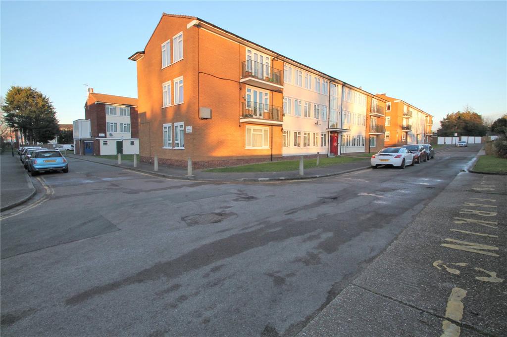 Marbrook Court, Chinbrook Road... 1 bed apartment - £200,000