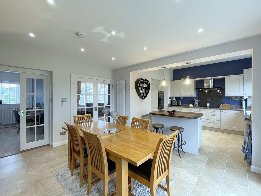 Evans Drive, Lowestoft 3 bed detached house - £360,000
