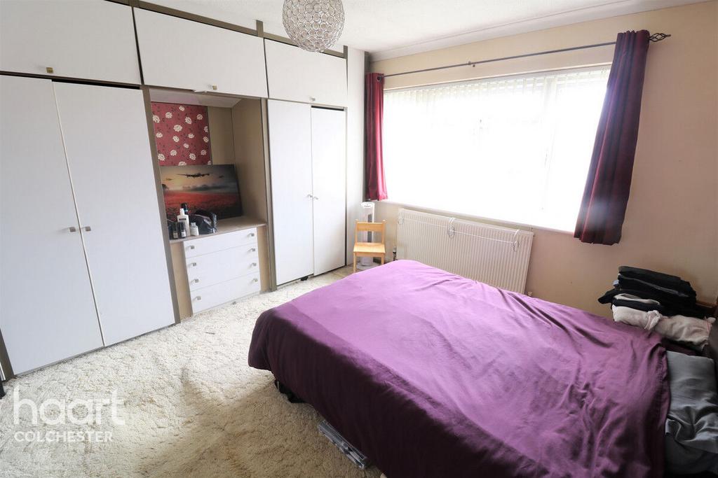 Mill Road, Colchester 3 bed detached house - £325,000