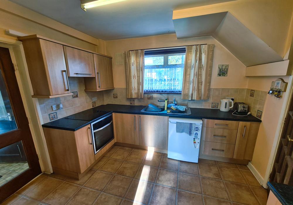 Cumbrian Way, Southampton SO16 3 bed semi-detached house - £250,000