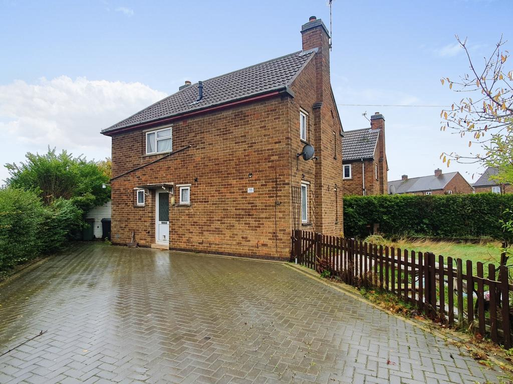 Longcliffe Road, Coalville, LE67 3 bed semi-detached house - £175,000