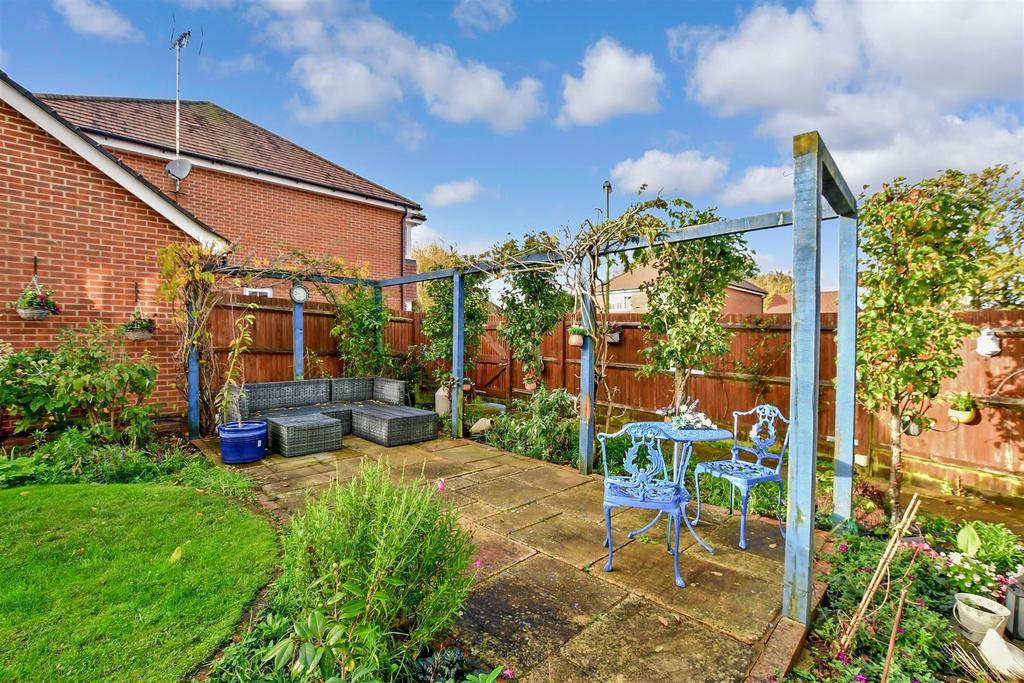 Roman Lane, Southwater, Horsham, West... 4 bed detached house - £575,000