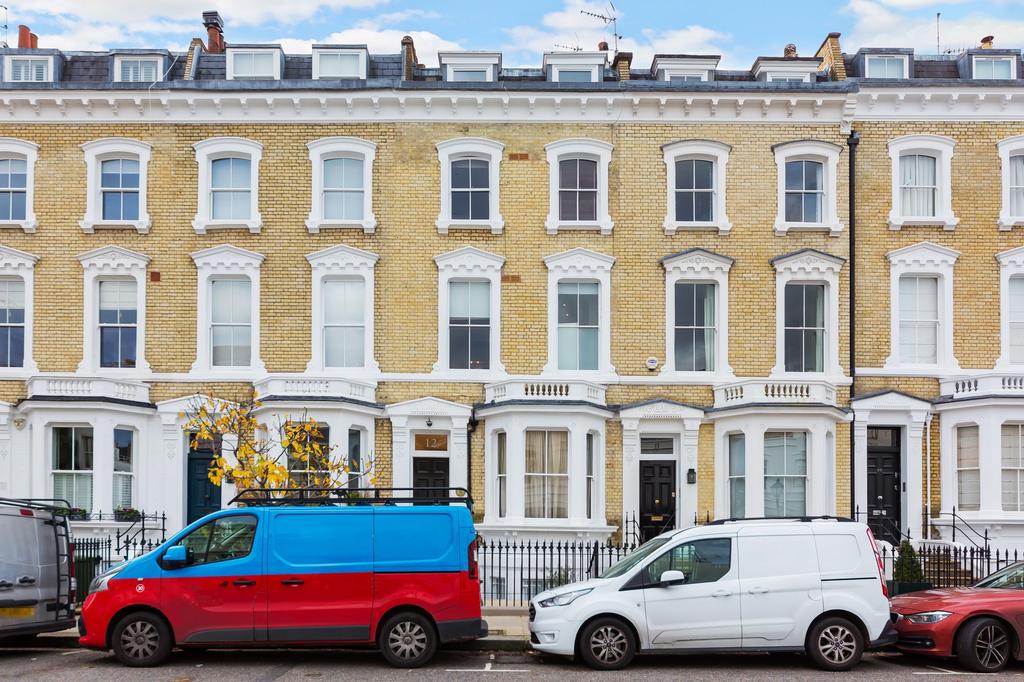 Glebe Place, London, SW3 1 bed flat - £2,950 pcm (£681 pw)