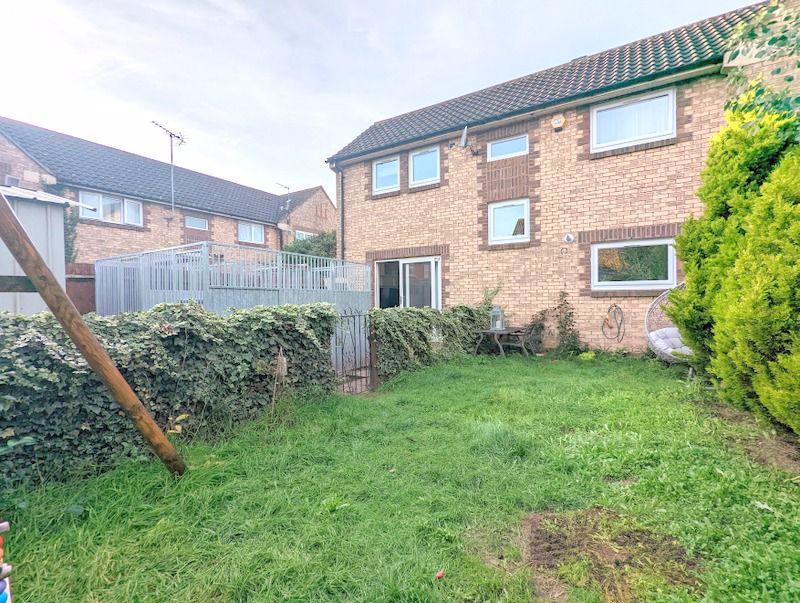 Loxwood Close, Feltham 2 bed semi-detached house - £375,000