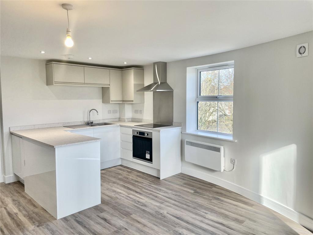 Ramparts, Wilton Road, Salisbury... 2 bed apartment - £240,000