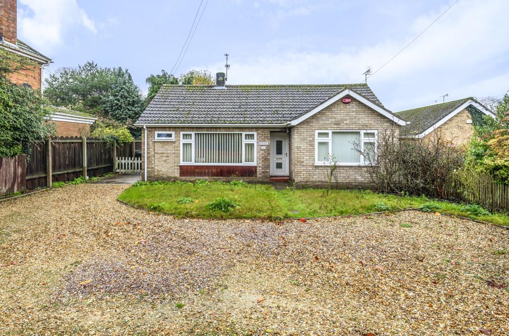 Lincoln Road, Branston, LN4 2 bed bungalow - £235,000