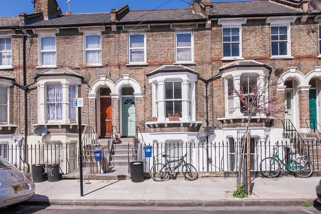 Mabley Street, Victoria Park, London 2 bed flat - £425,000