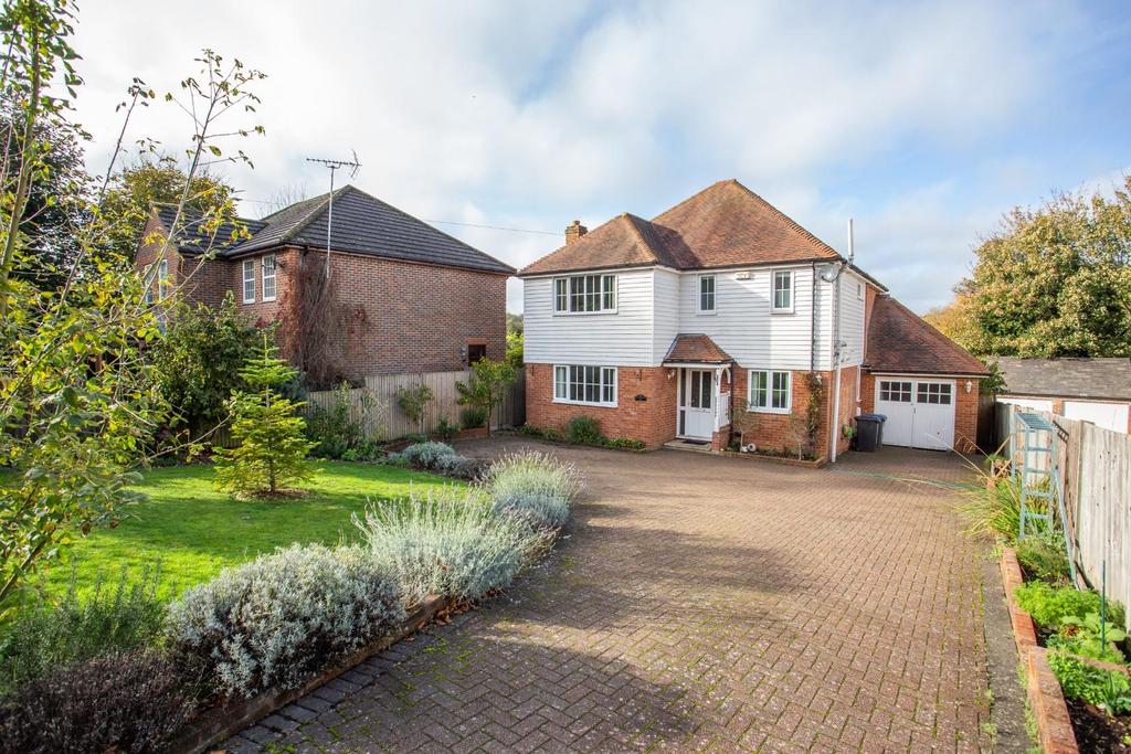 Eythorne Road, Shepherdswell, Dover 4 bed detached house - £675,000