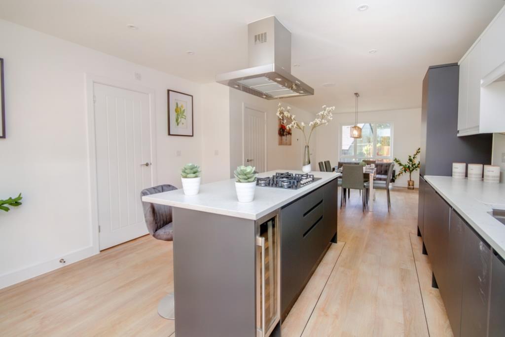 Harrys Orchard, Brislington, BS4 6 bed detached house - £3,995 pcm (£ ...
